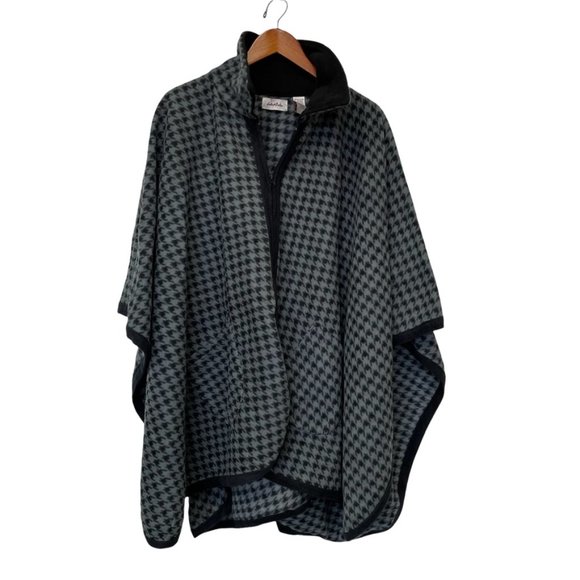 Le Moda | Jackets & Coats | Le Moda Poncho Wrap With Zipper Closure ...